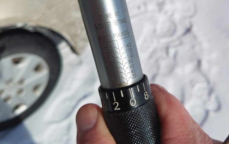 How to Use a Torque Wrench – Practical Mechanic