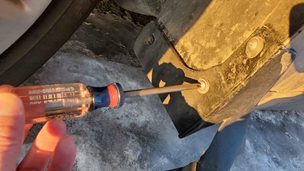 How to Easily Replace Broken Mud Flaps – Honda Accord – Practical Mechanic