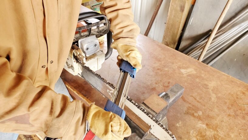 How to Sharpen a Chainsaw – Easiest and Most Accurate Method ...