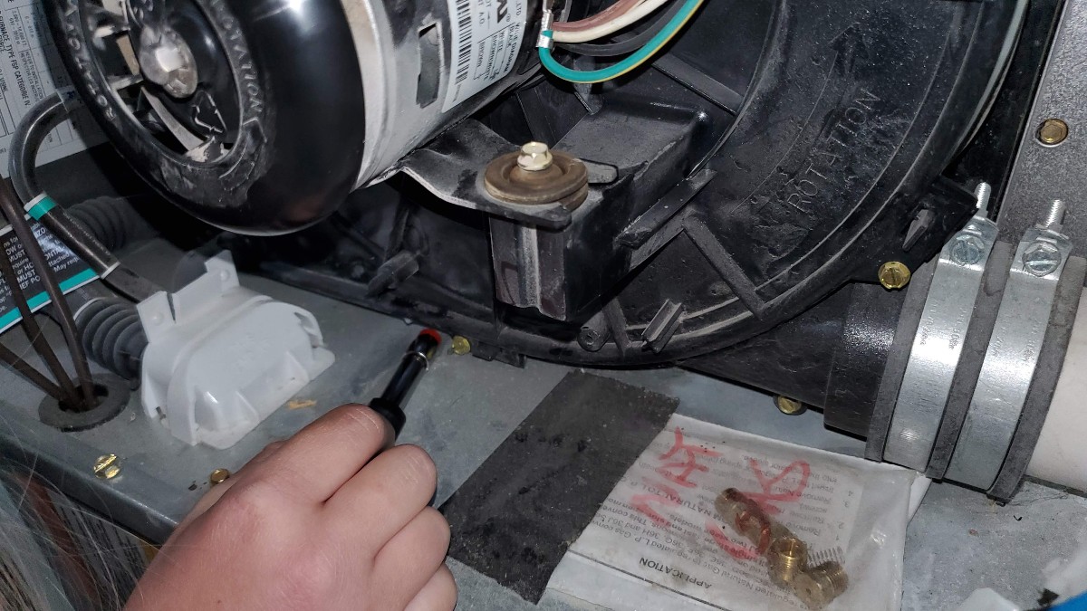 How to Replace a Flow Inducer Fan Motor in a Gas Furnace – Practical ...