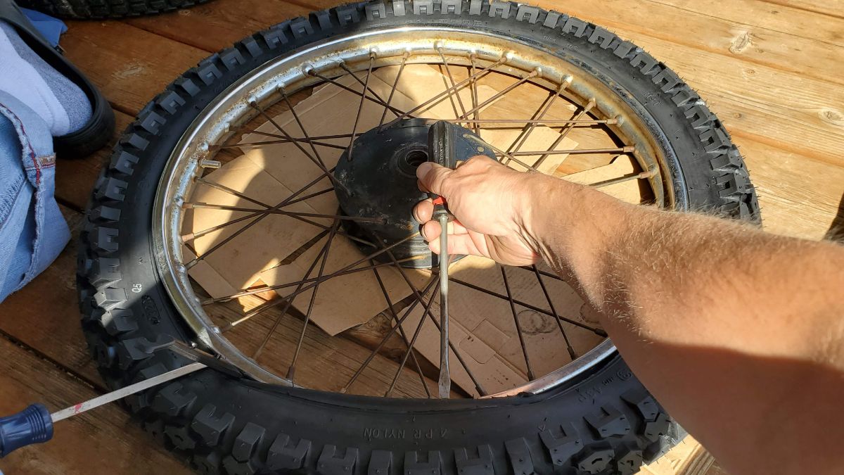 How to Fix a Flat Tire on a Motorcycle – Tube and Tire Change ...