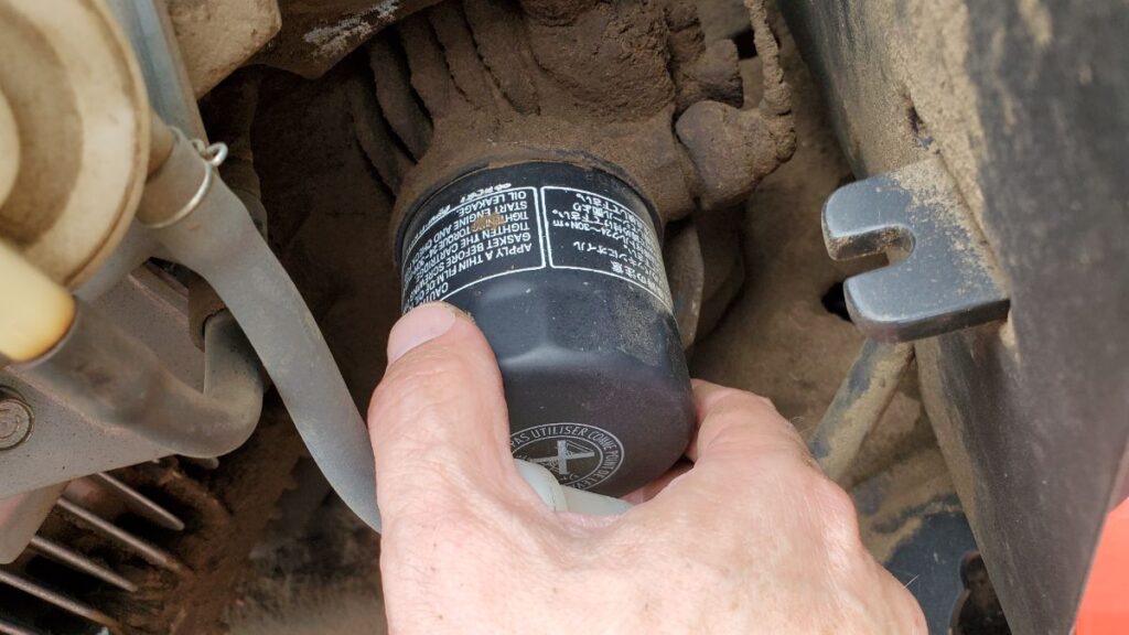 How to Change the Oil in a Simplicity Lawn Tractor (Oil Weight ...