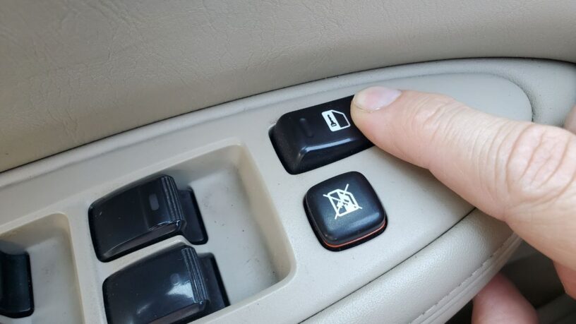 Lexus – How to Turn-off the Automatic Door-Lock – Practical Mechanic